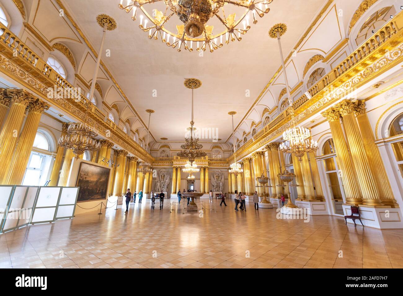 Inside interior of the Hermitage russian state museum. Amazing room ...