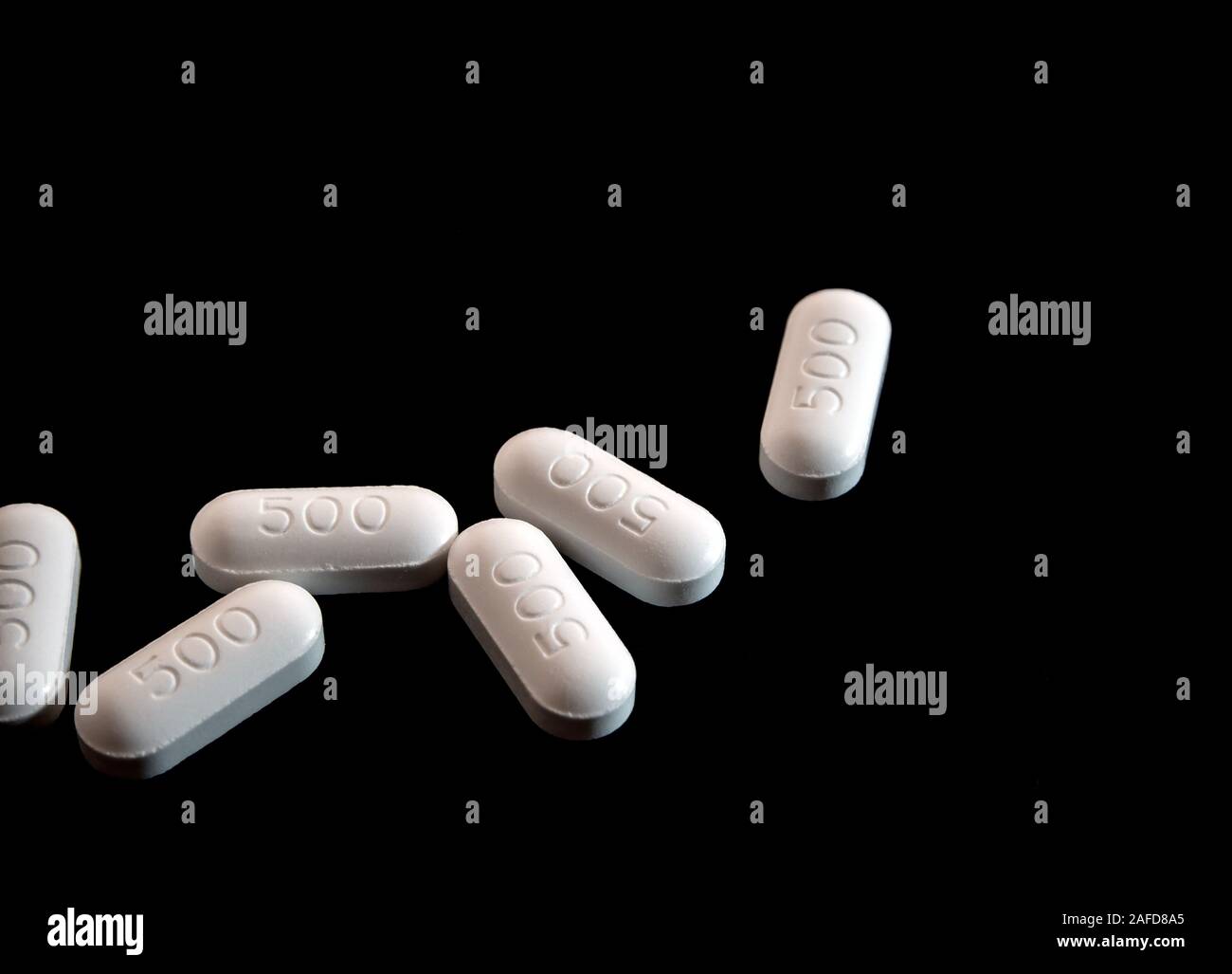 Paracetamol Pain Reliever and Fever Reducer tablet medicine Stock Photo ...