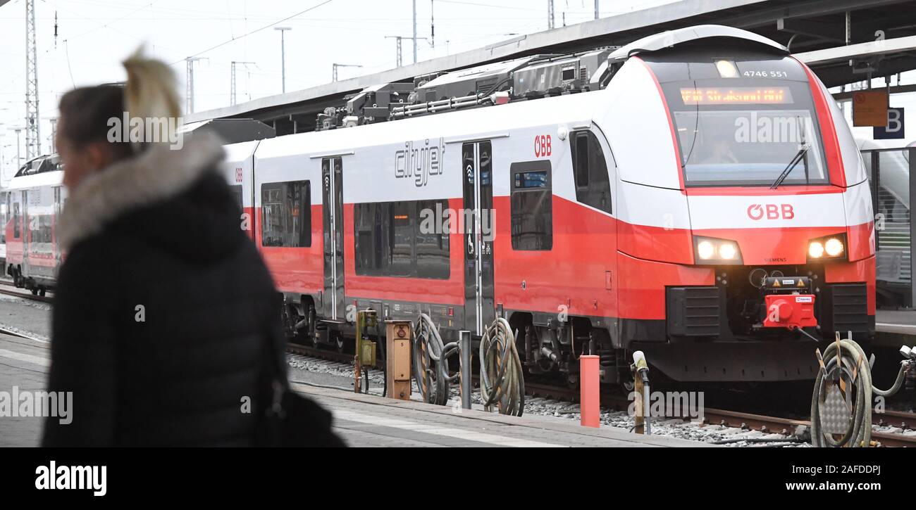 Regional railway obb hi-res stock photography and images - Alamy