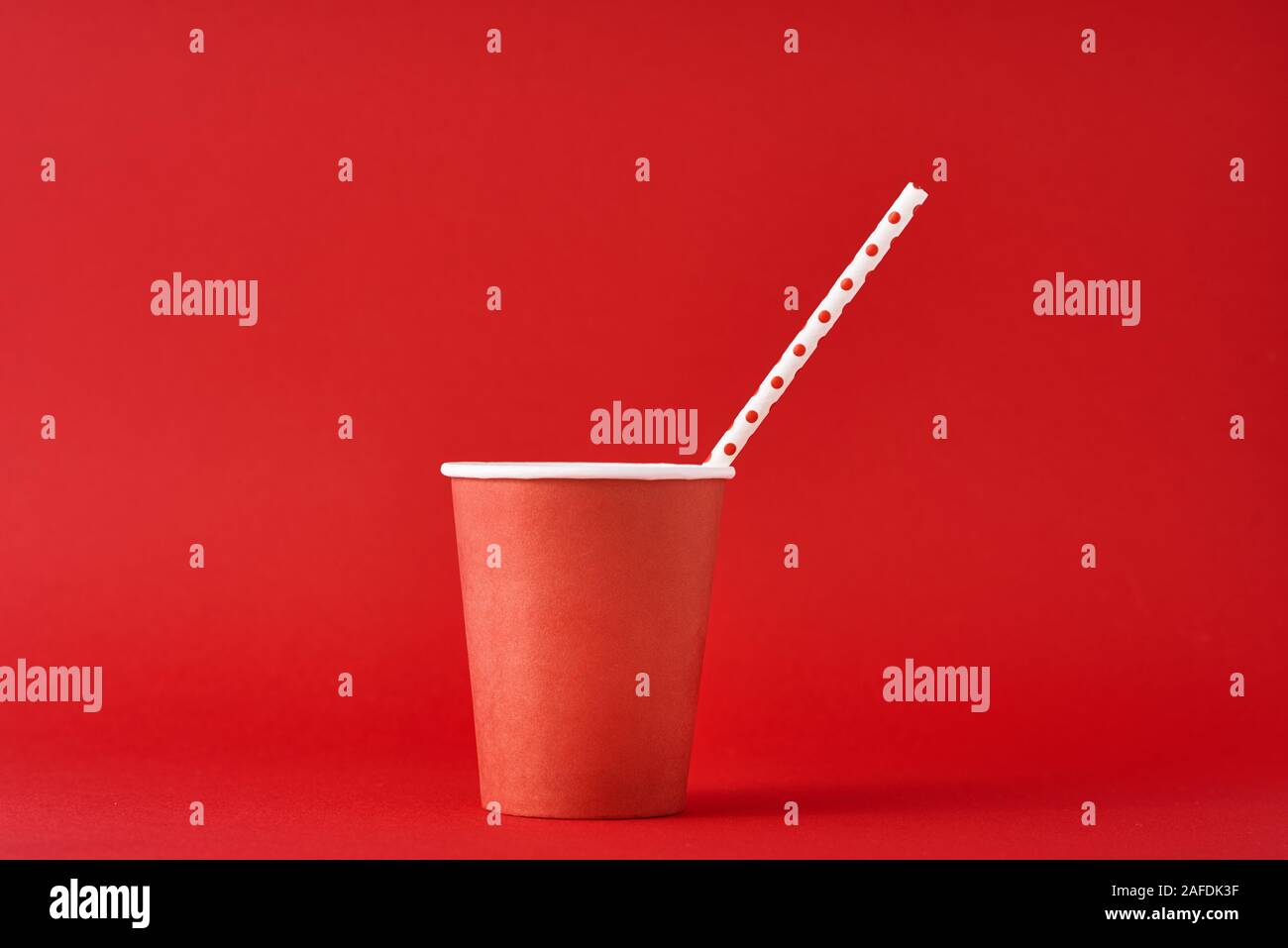 Takeaway red paper coffee hi-res stock photography and images - Alamy