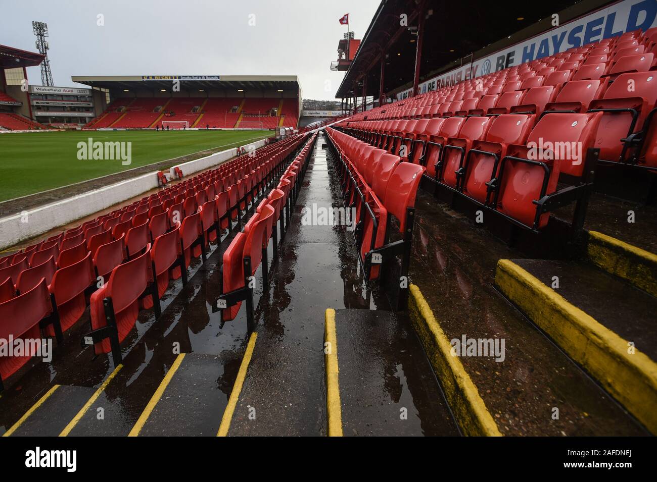 Oakwell stadium general hi-res stock photography and images - Alamy