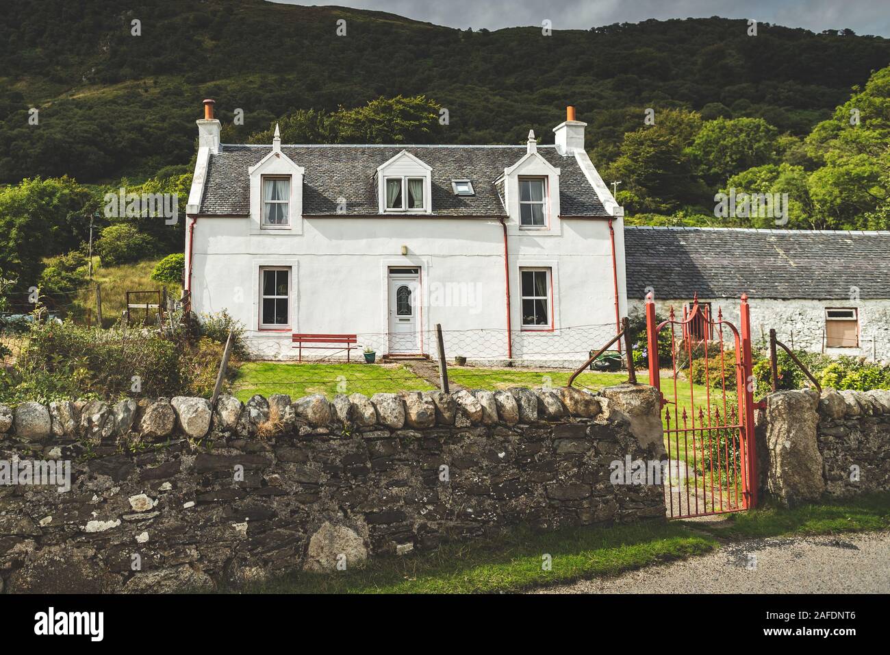 Cottage rural building architecture hi-res stock photography and images ...