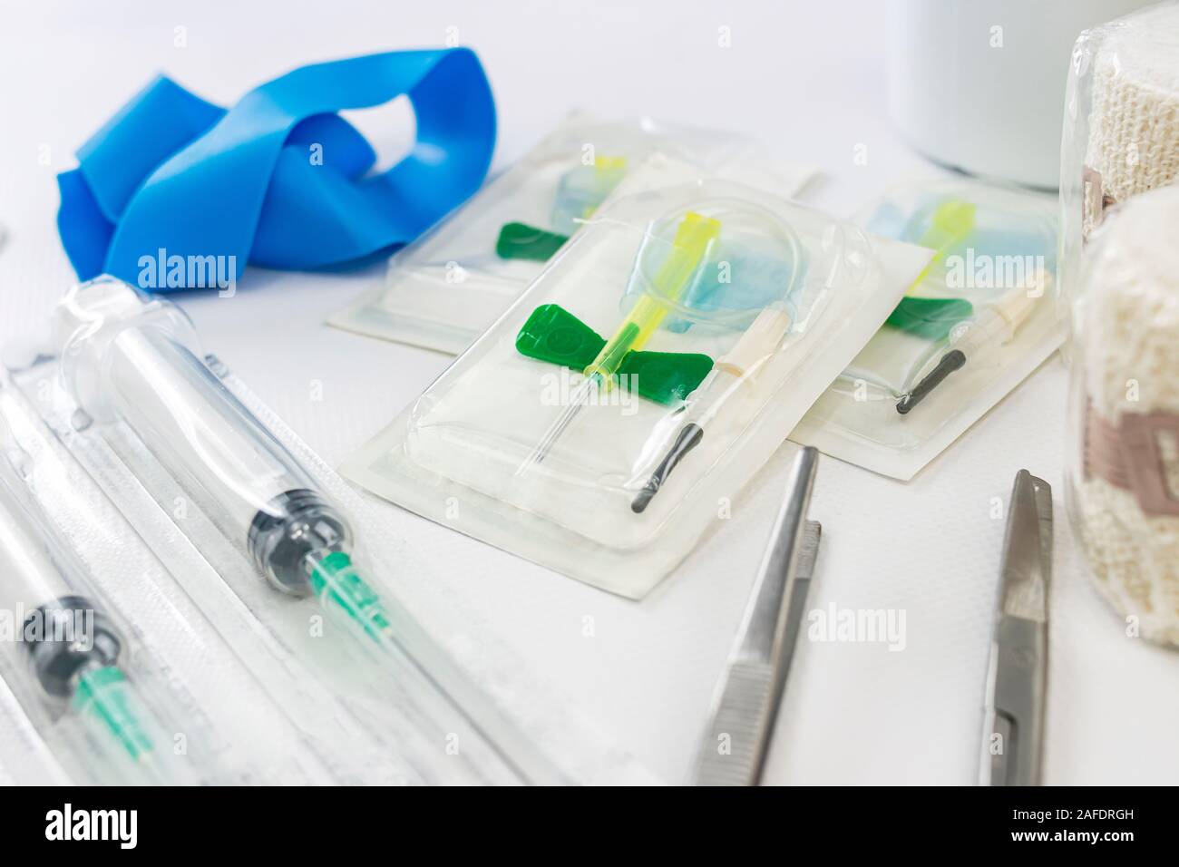 Medical syringes pack hi-res stock photography and images - Alamy