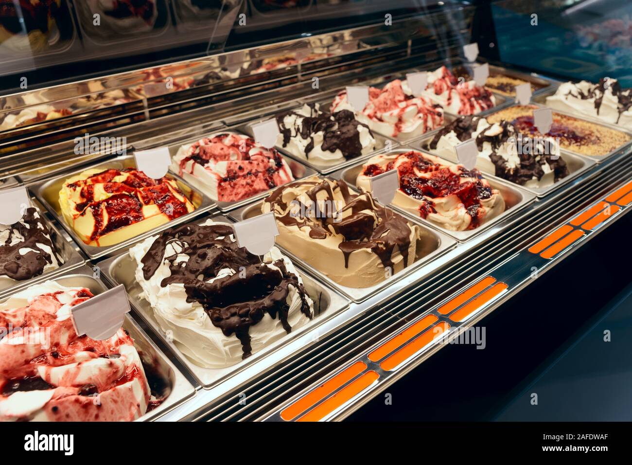 Ice cream shop counter hi-res stock photography and images - Alamy