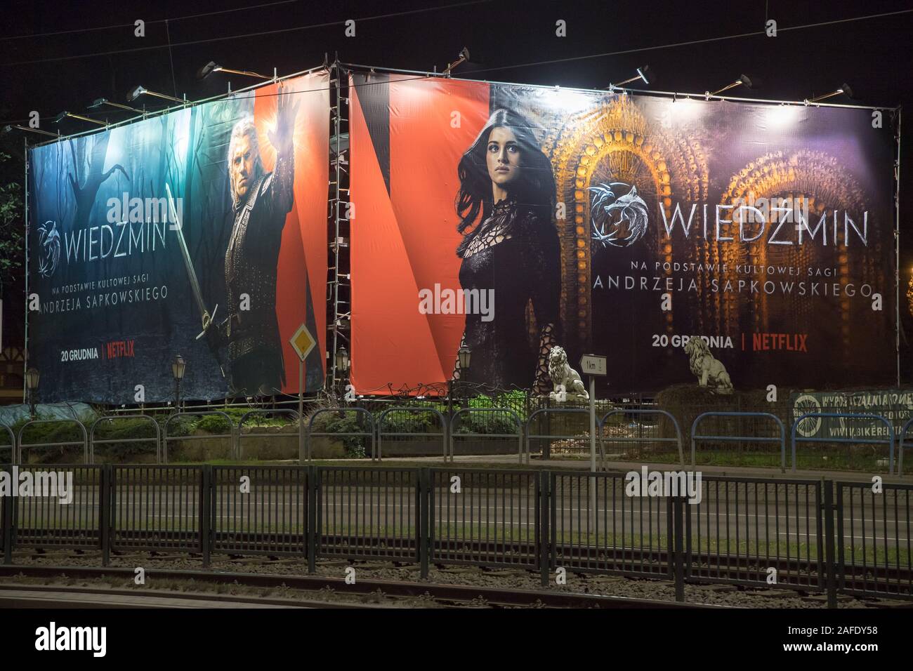 Bilboard With Henry Cavill As Geralt Of Rivia And Anya Chalotra As 0572