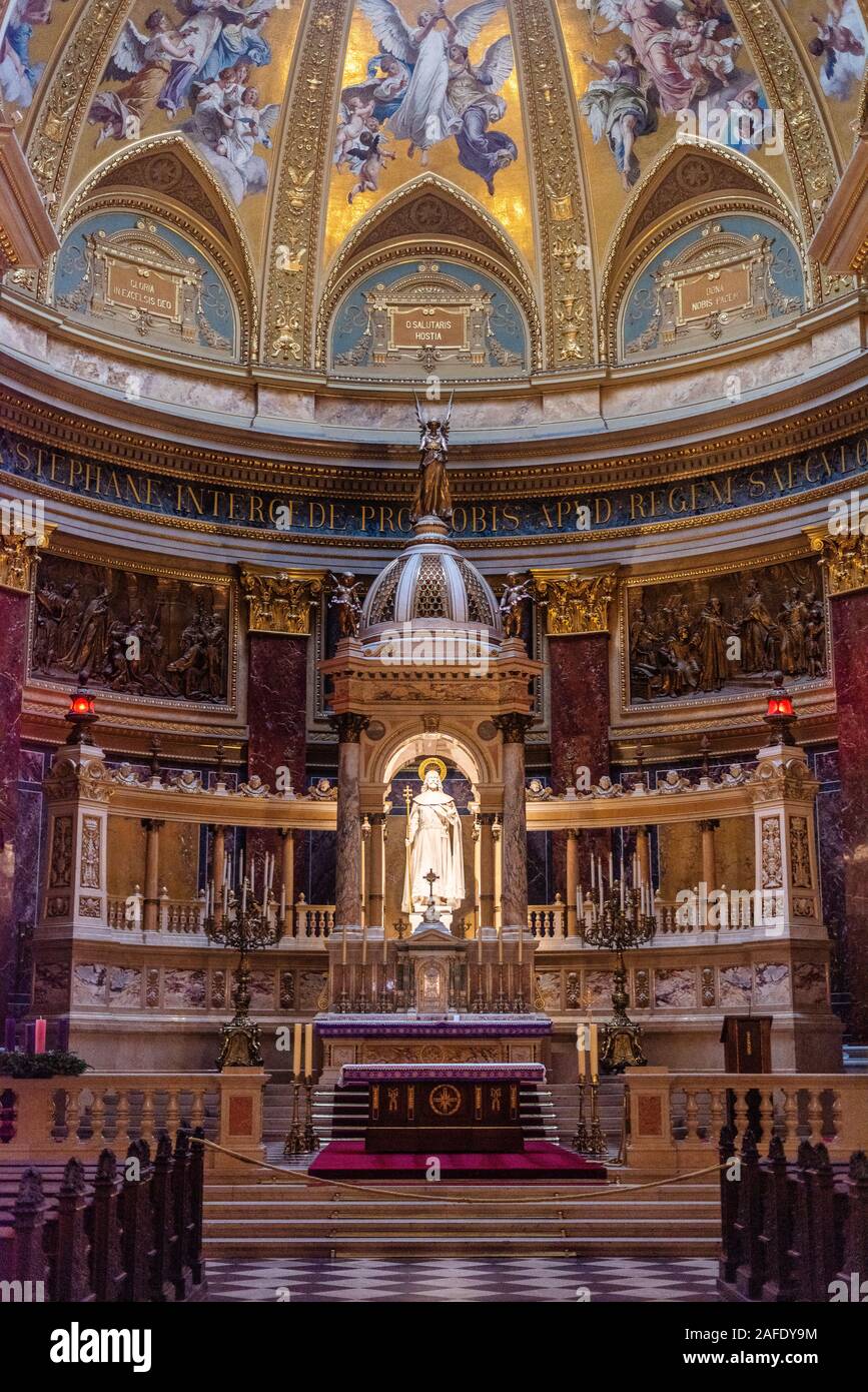 St. Stephen's Basilica. Budapest, Hungary. Interior Stock Photo - Alamy