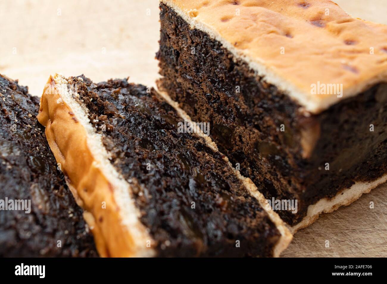 Black bun cake scotland hi-res stock photography and images - Alamy