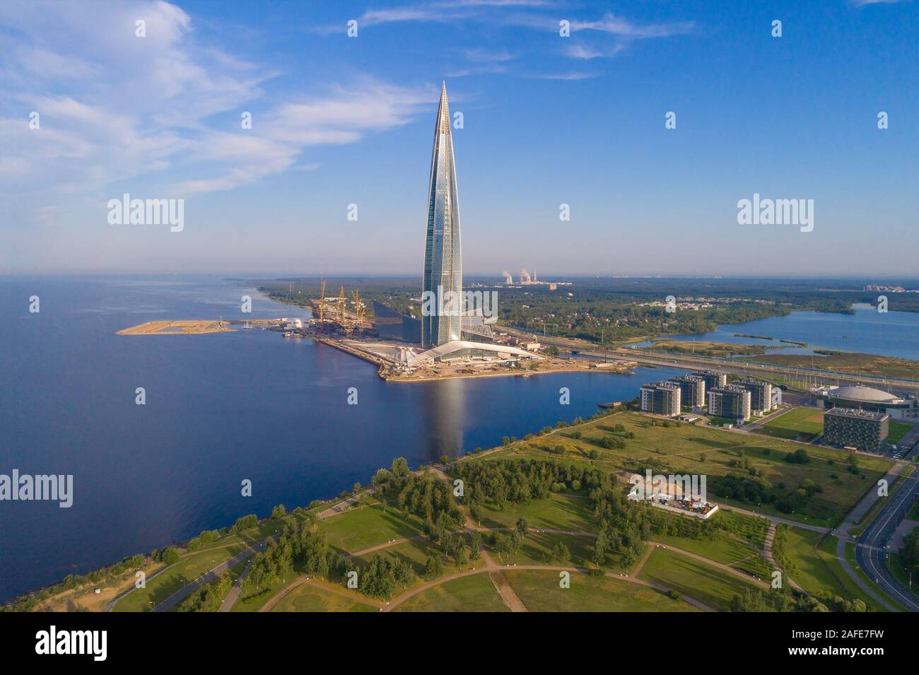 Modern town high rise building hi-res stock photography and images - Alamy