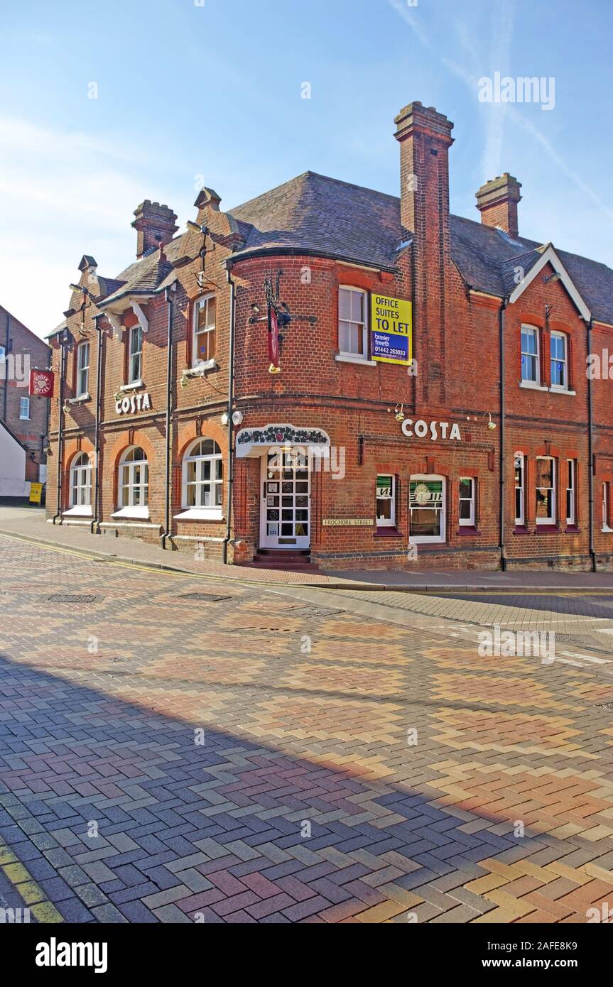 Tring high street hertfordshire hi-res stock photography and images - Alamy