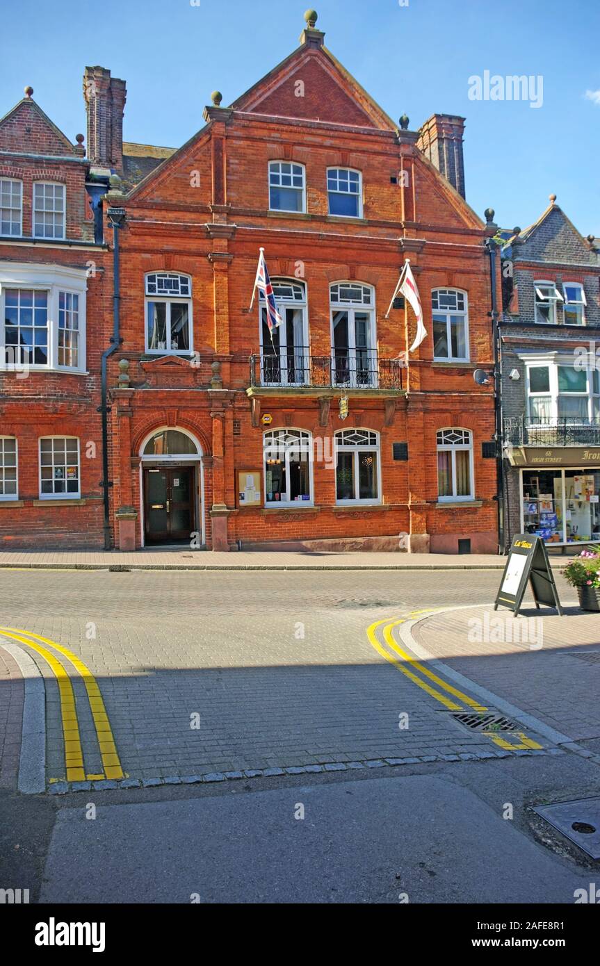 Tring hertfordshire high street hi-res stock photography and images - Alamy