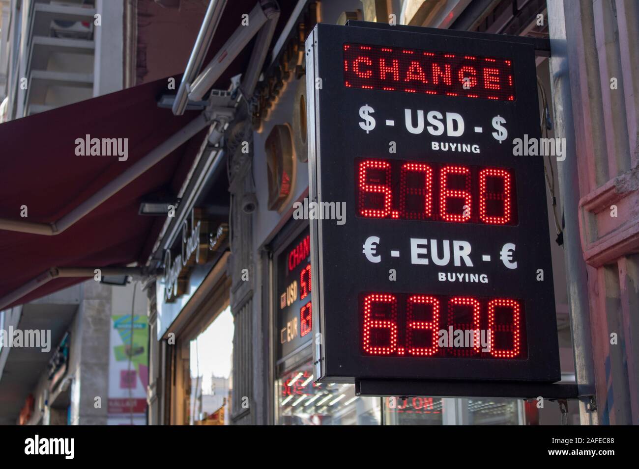 Money exchange shop in Turkey for visitor and tourist Stock Photo - Alamy