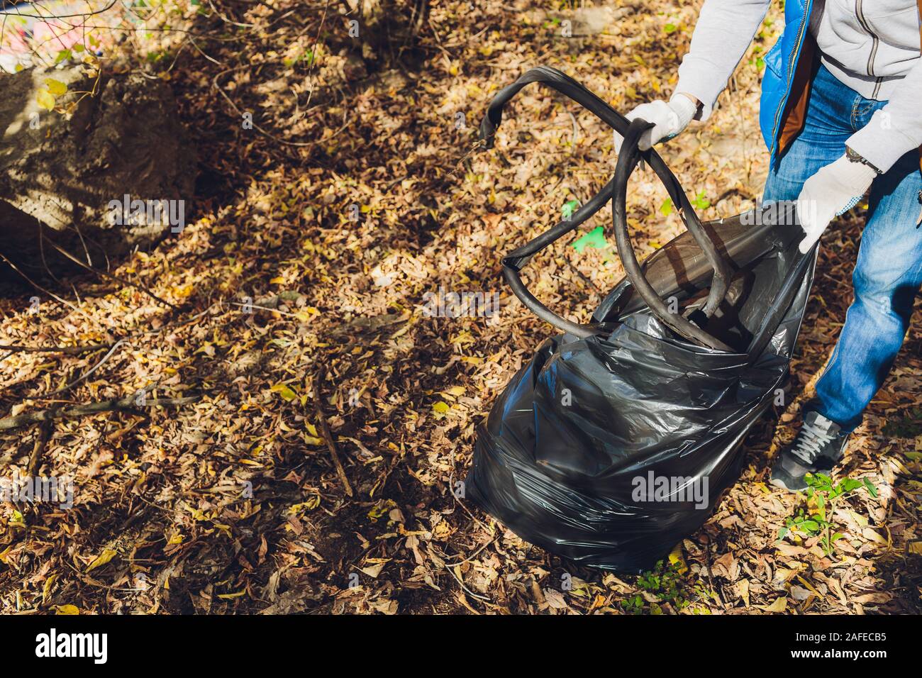 volunteers clean up trash in a park and on trails Stock Photo - Alamy