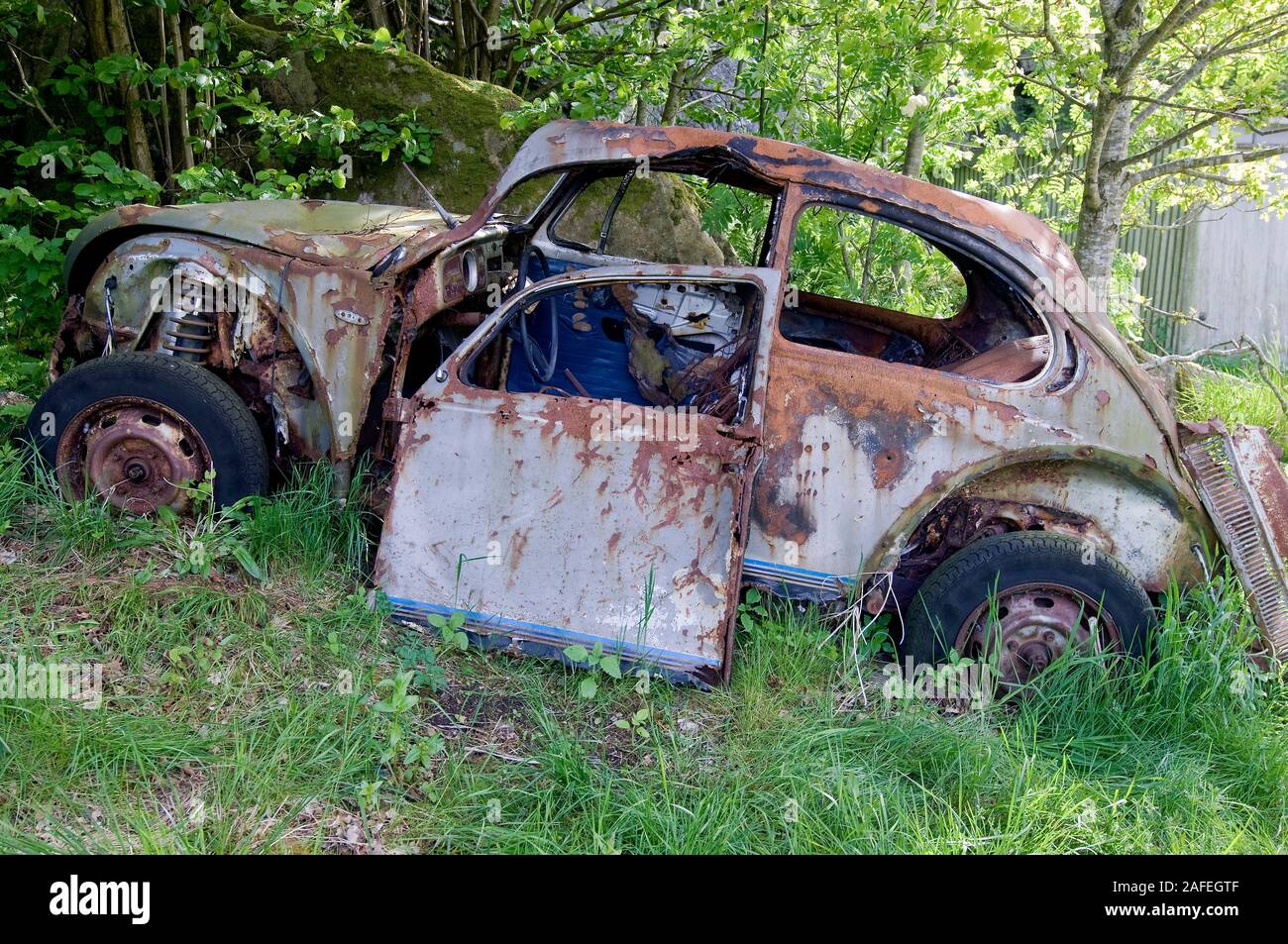 Wrecked volkswagen hi-res stock photography and images - Alamy