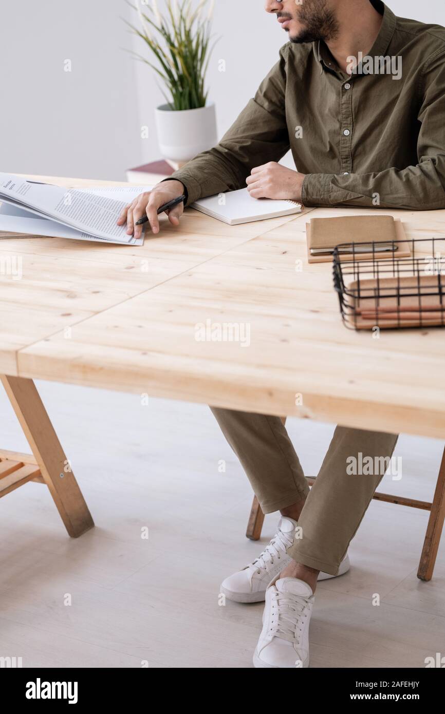 Working student magazine hi-res stock photography and images - Alamy
