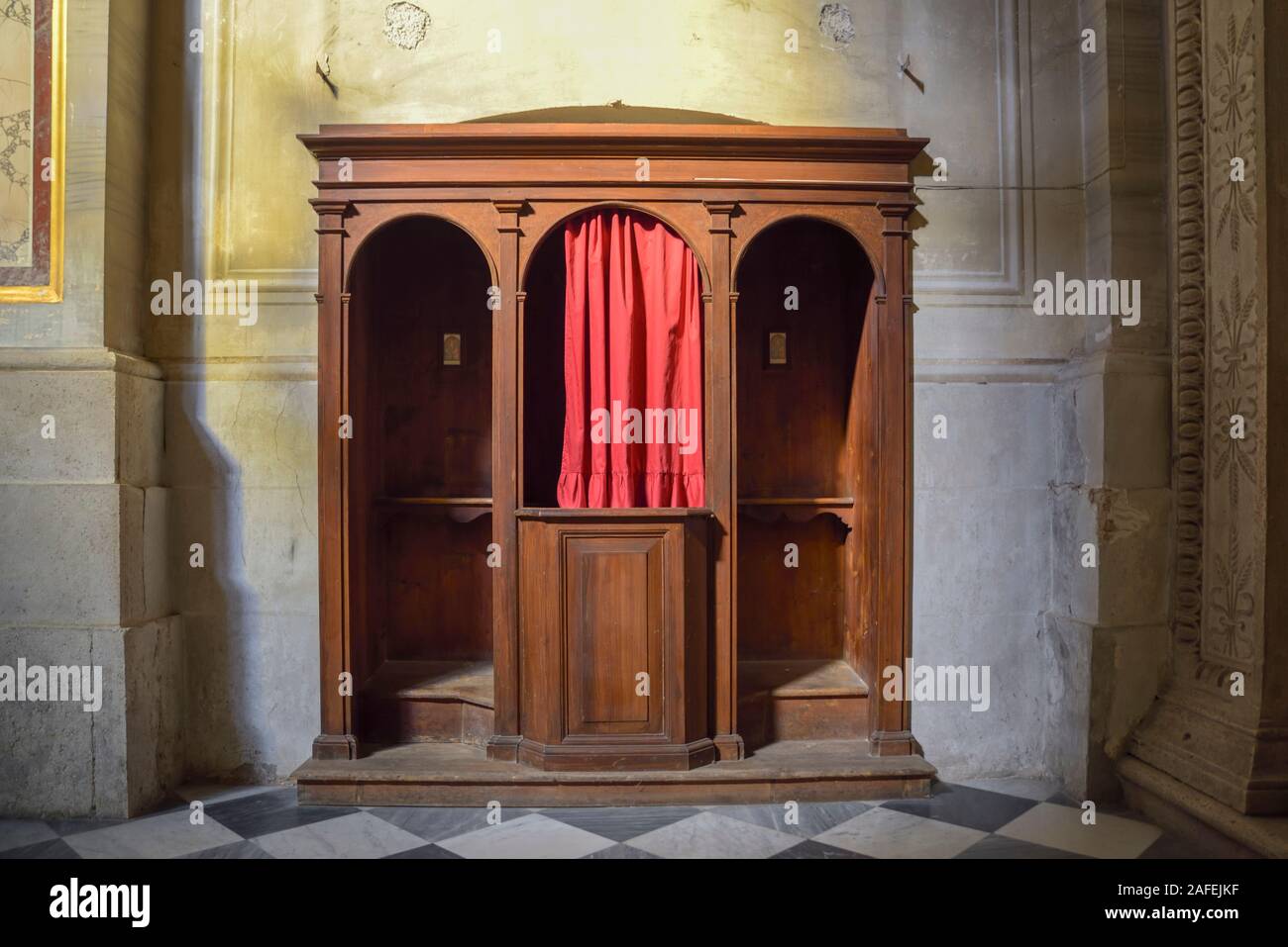 Confessional hi-res stock photography and images - Alamy