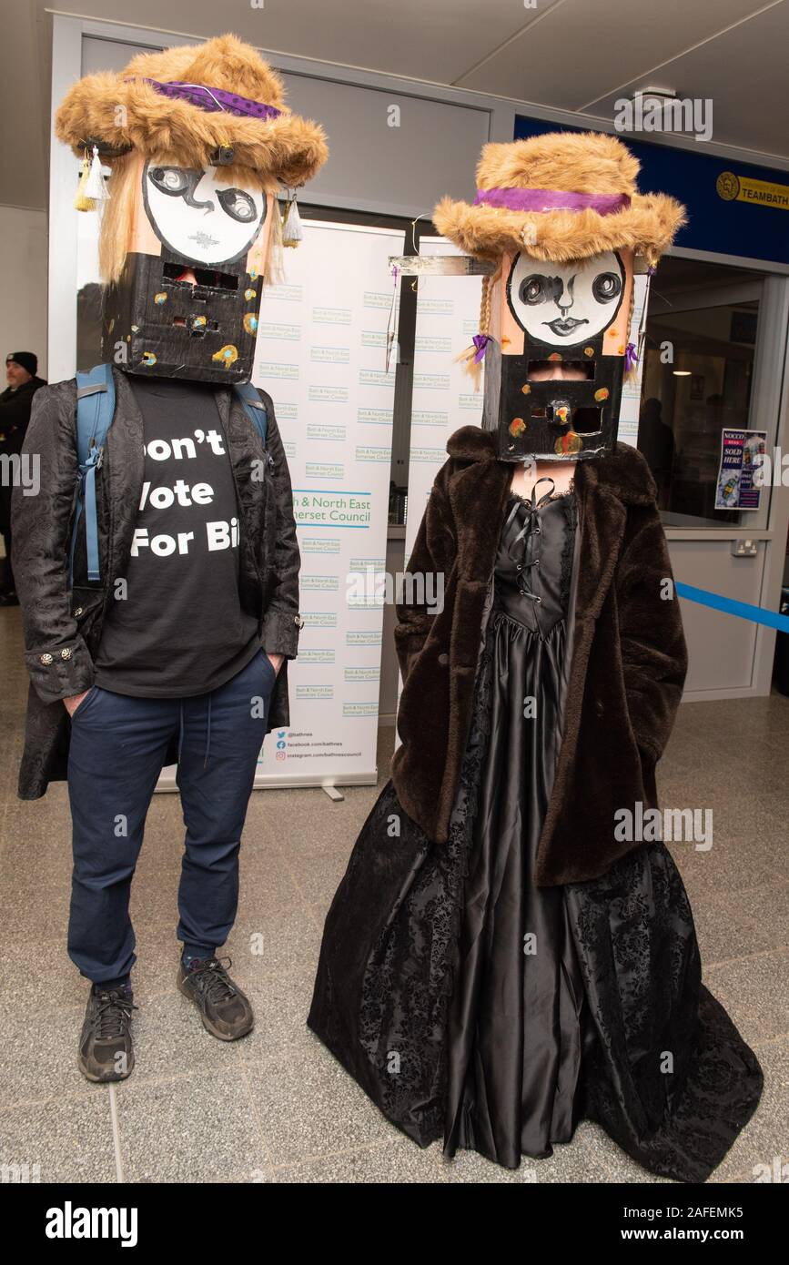 English blockhead hi-res stock photography and images - Alamy