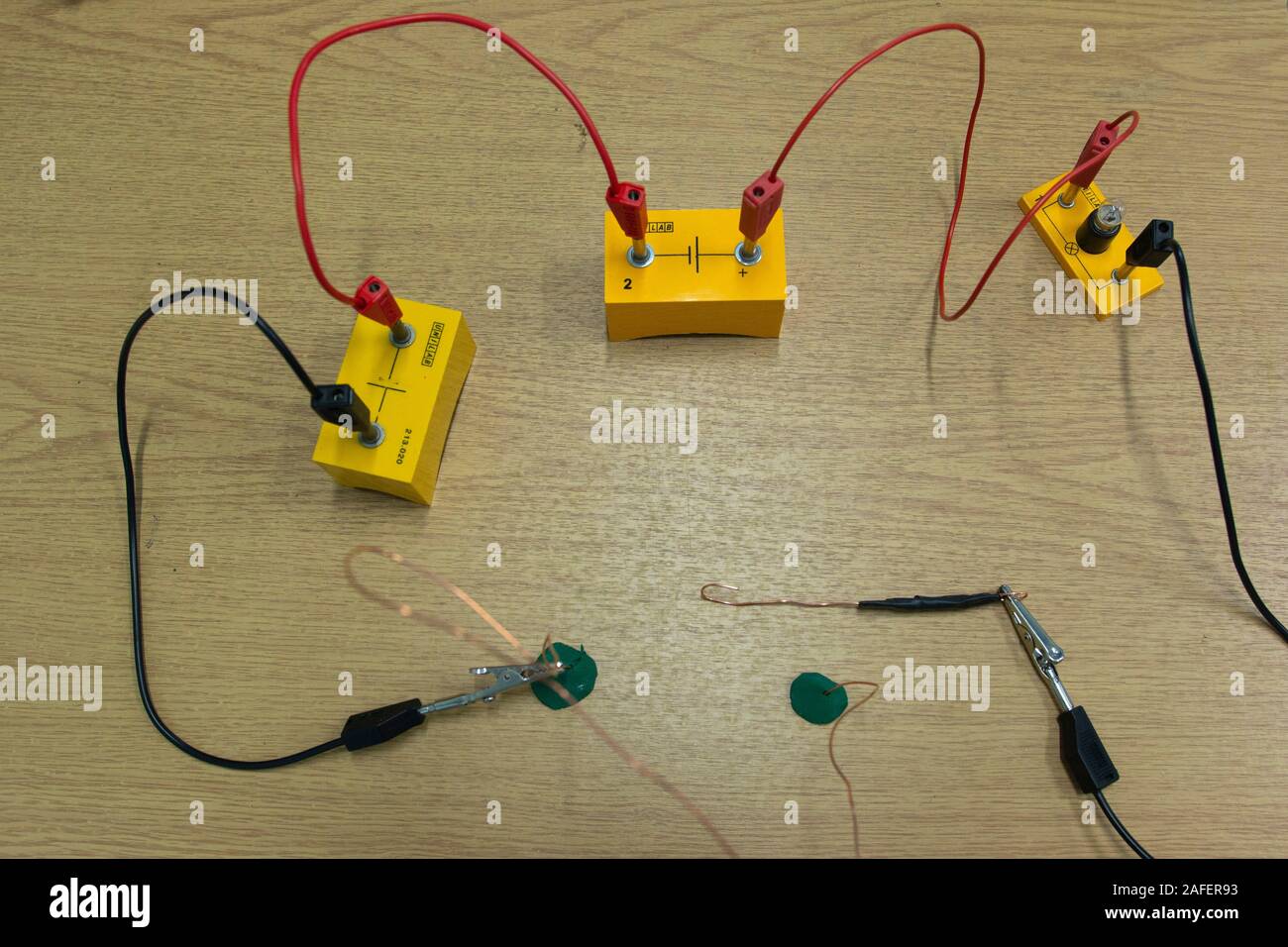 Electrical circuit hi-res stock photography and images - Alamy