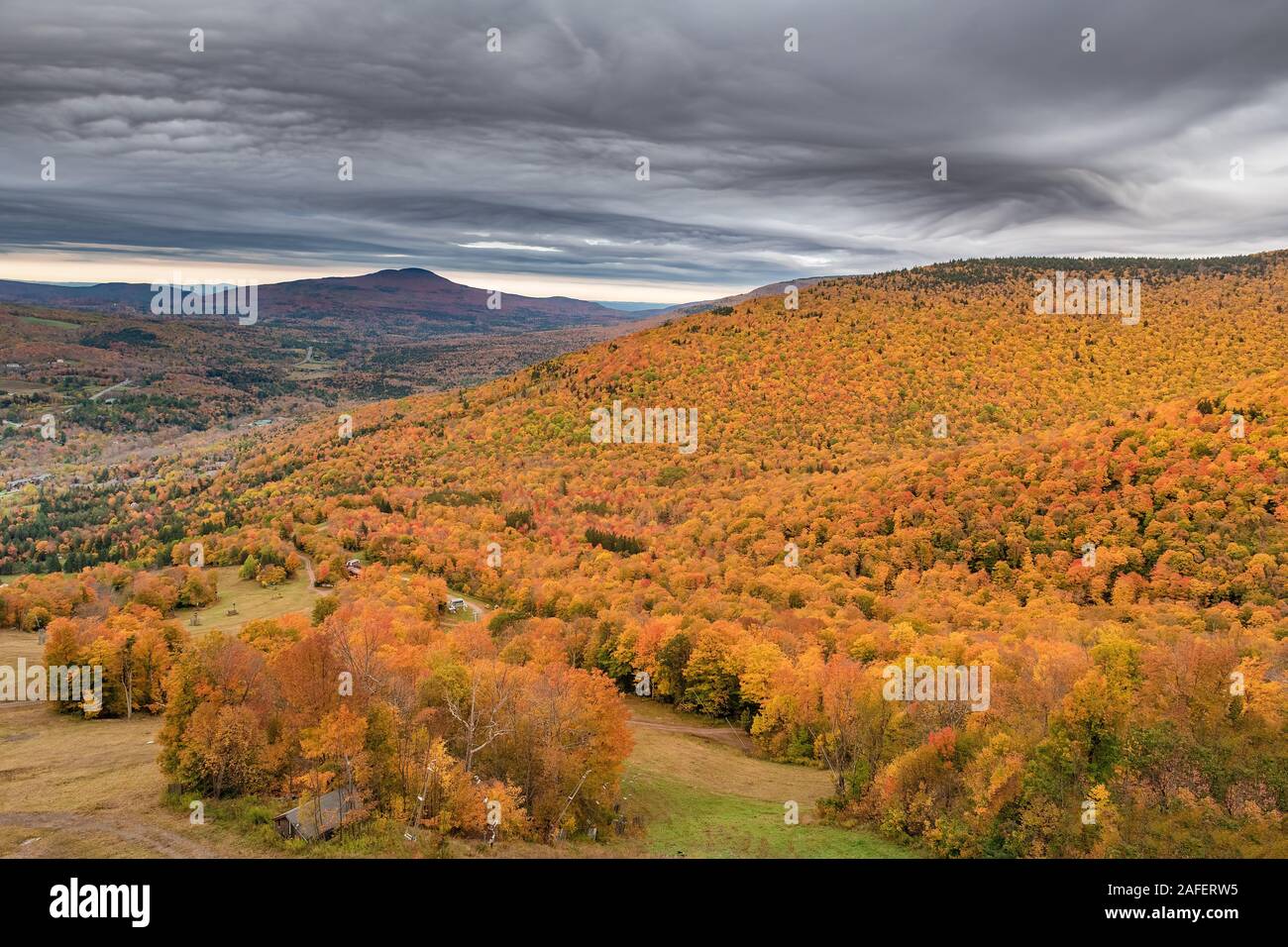 Colorful autumn foliage in the Catskills Mountains of New York Stock ...