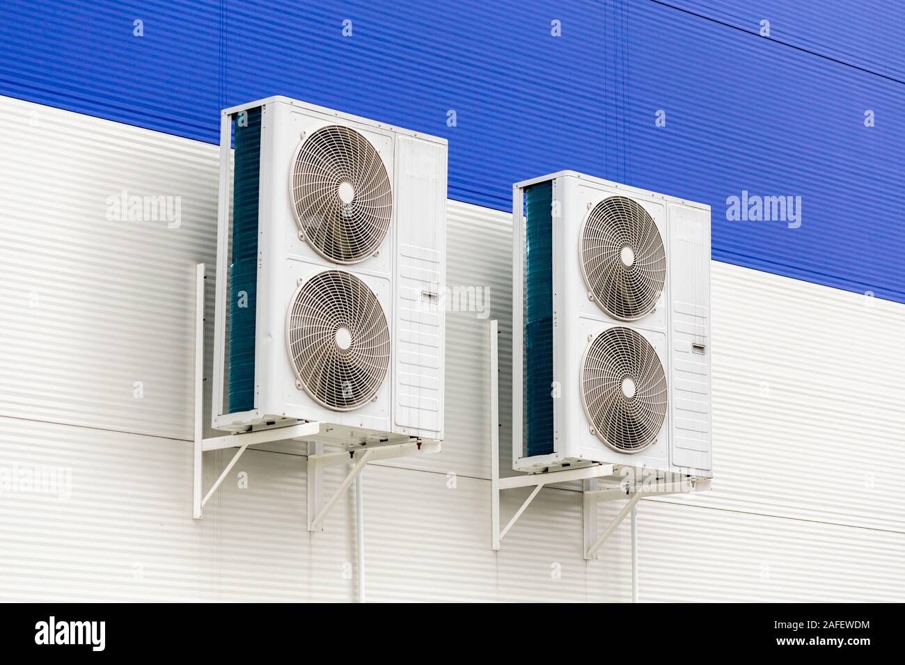 Air condensing units hi-res stock photography and images - Alamy