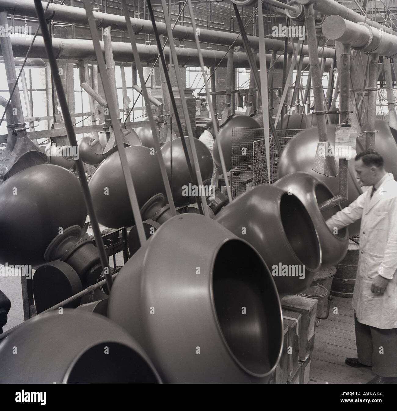 Metal cyclinders hi-res stock photography and images - Alamy