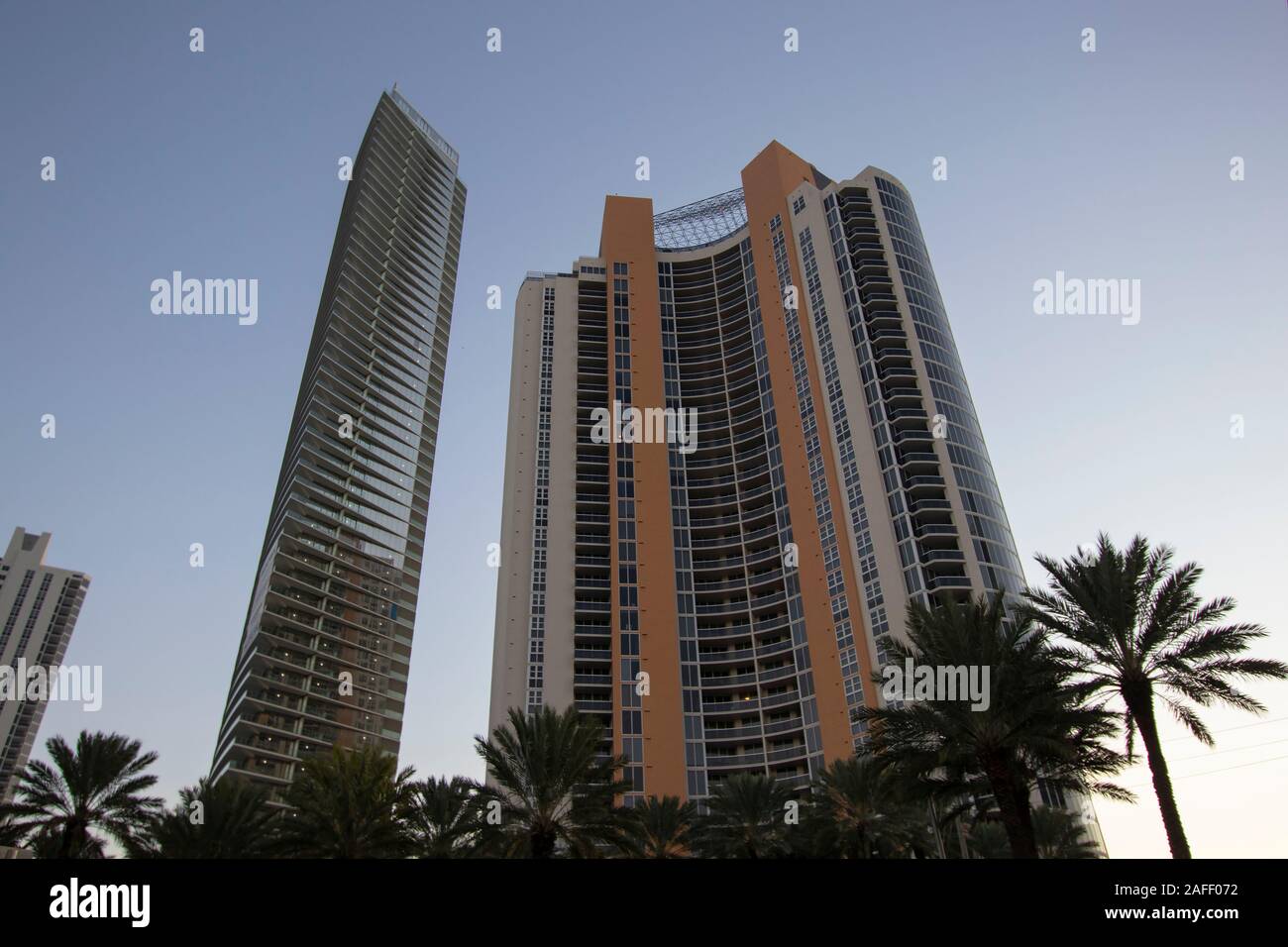 Highrise architecture sunny isles beach hi-res stock photography and ...