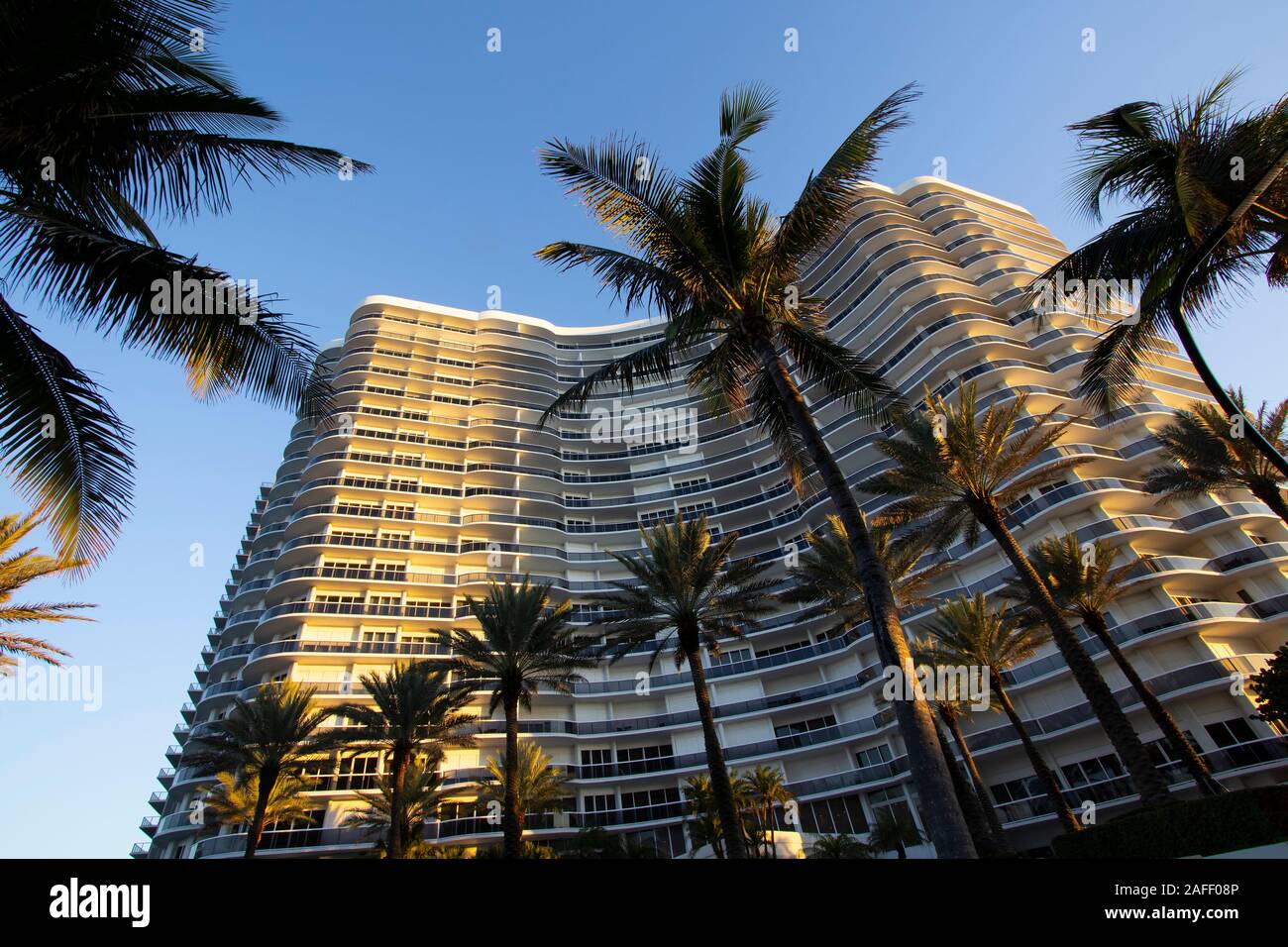 Highrise architecture sunny isles beach hi-res stock photography and ...