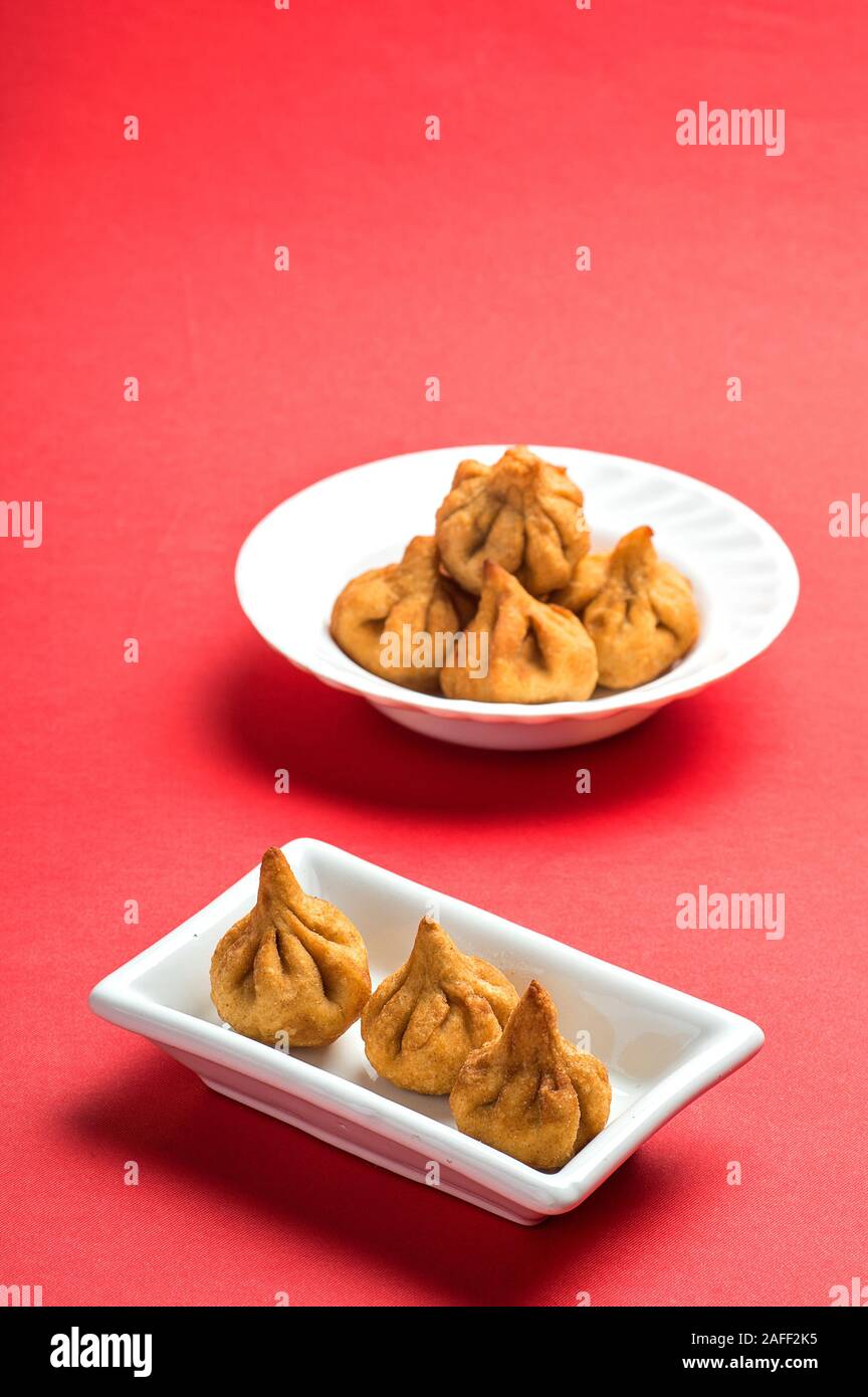 Indian Food: Modak, Maharashtra Sweet Dish, favourite sweet of lord ...