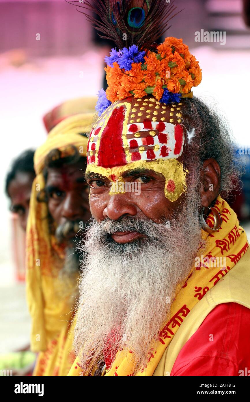 Hindu pilger hi-res stock photography and images - Alamy