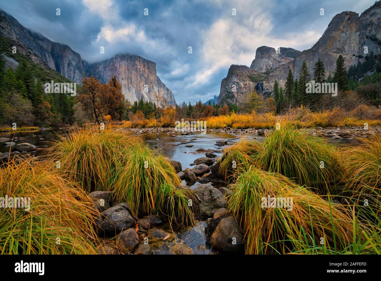 Yosemite national park river hi-res stock photography and images - Alamy