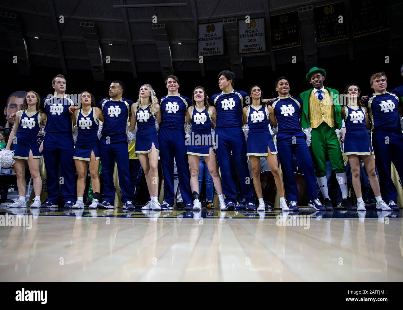 South Bend, Indiana, USA. 14th Dec, 2019. Notre Dame cheerleaders sing ...
