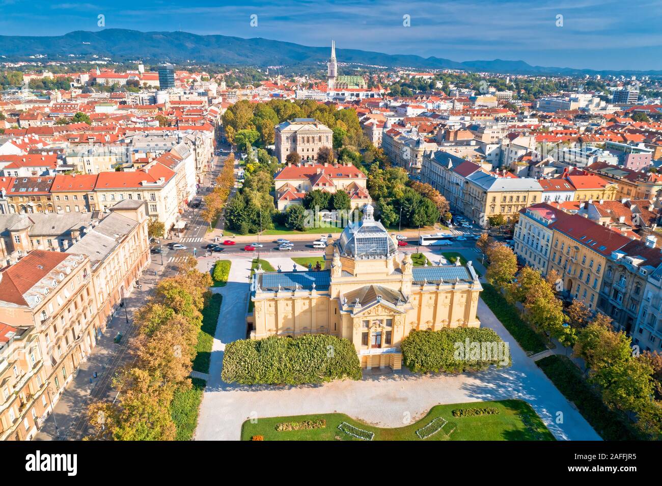 Lenuci horseshoe zagreb hi-res stock photography and images - Alamy