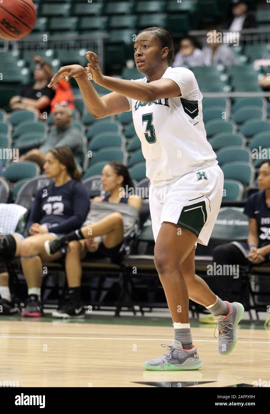 December 15, 2019 - Hawai'i Rainbow Wahine forward Makayla Edwards (3 ...