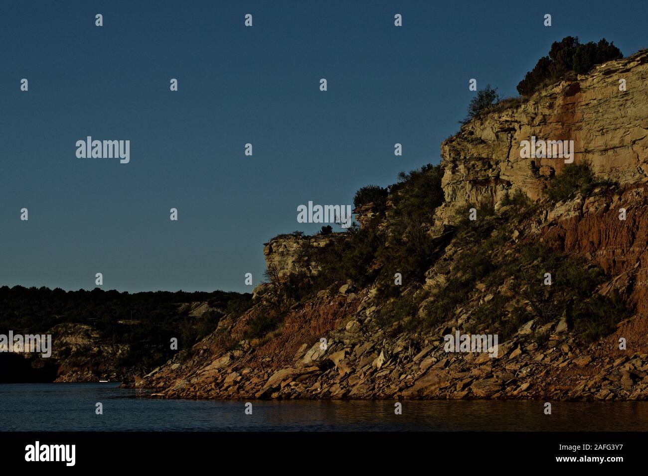 Rock Bluff Shoreline of Lake McKinsey, Texas Panhandle Stock Photo - Alamy