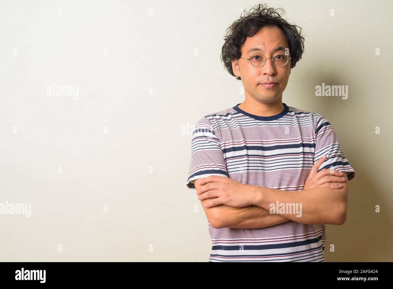 Japanese man wearing white hi-res stock photography and images - Alamy
