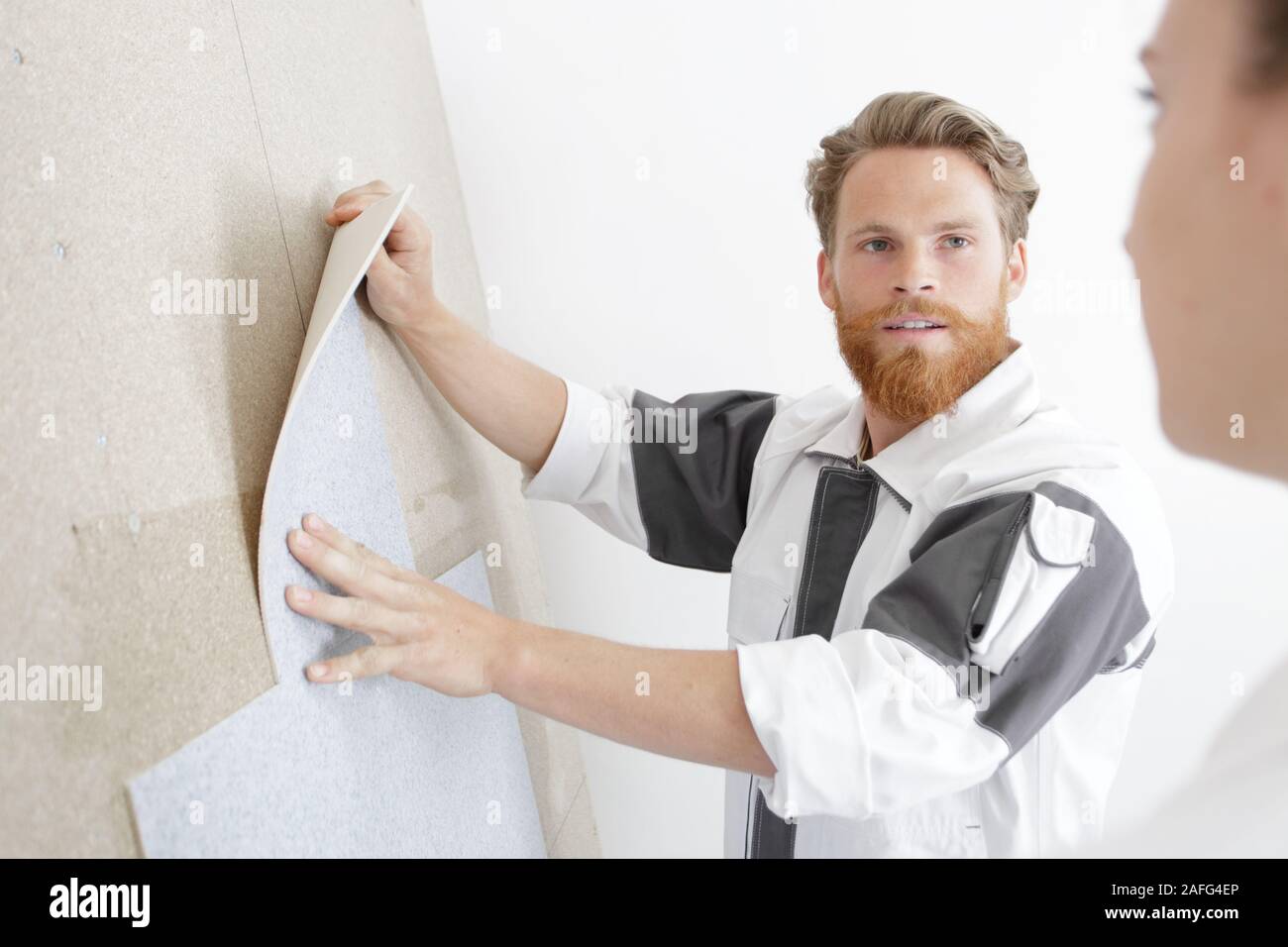 Wallpaper installation hi-res stock photography and images - Alamy