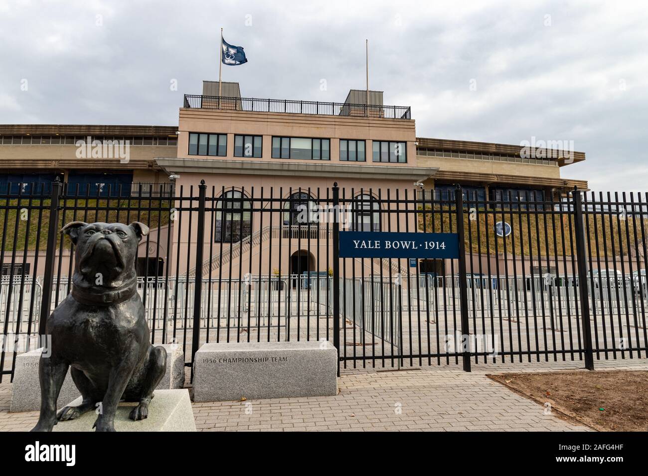 Yale campus hi-res stock photography and images - Alamy
