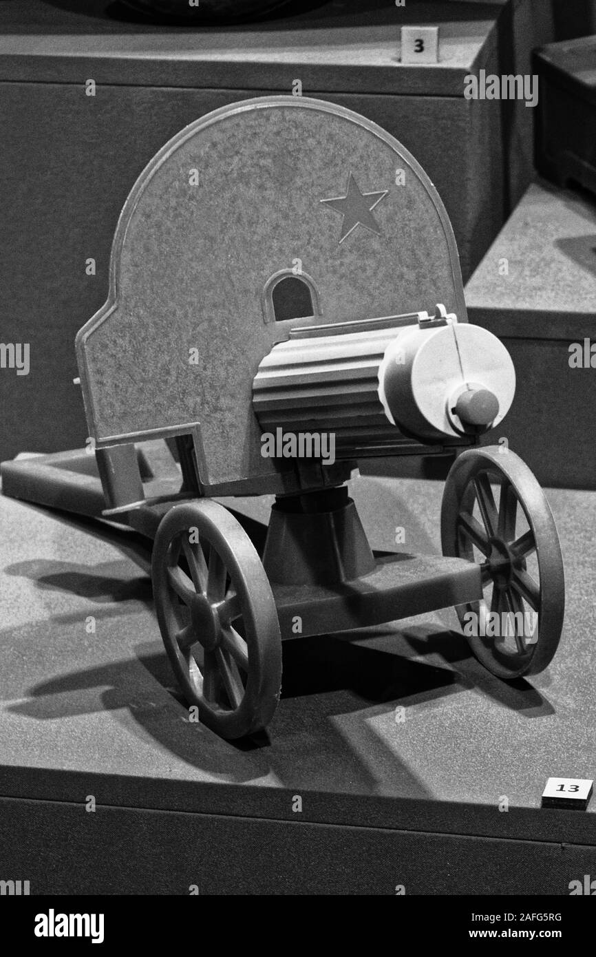 Image machine gun maxim hi-res stock photography and images - Alamy