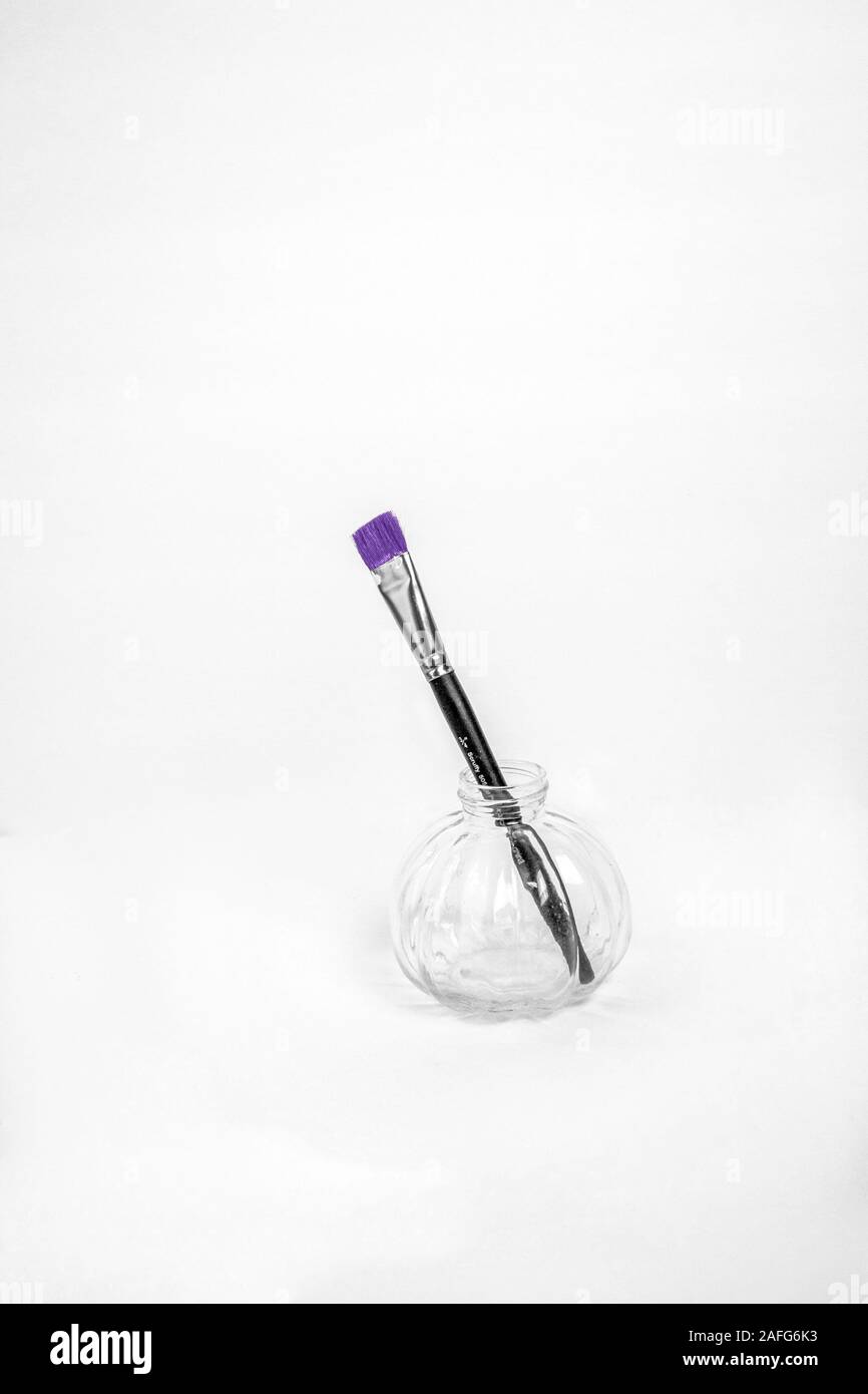 Purple paint brush hi-res stock photography and images - Alamy