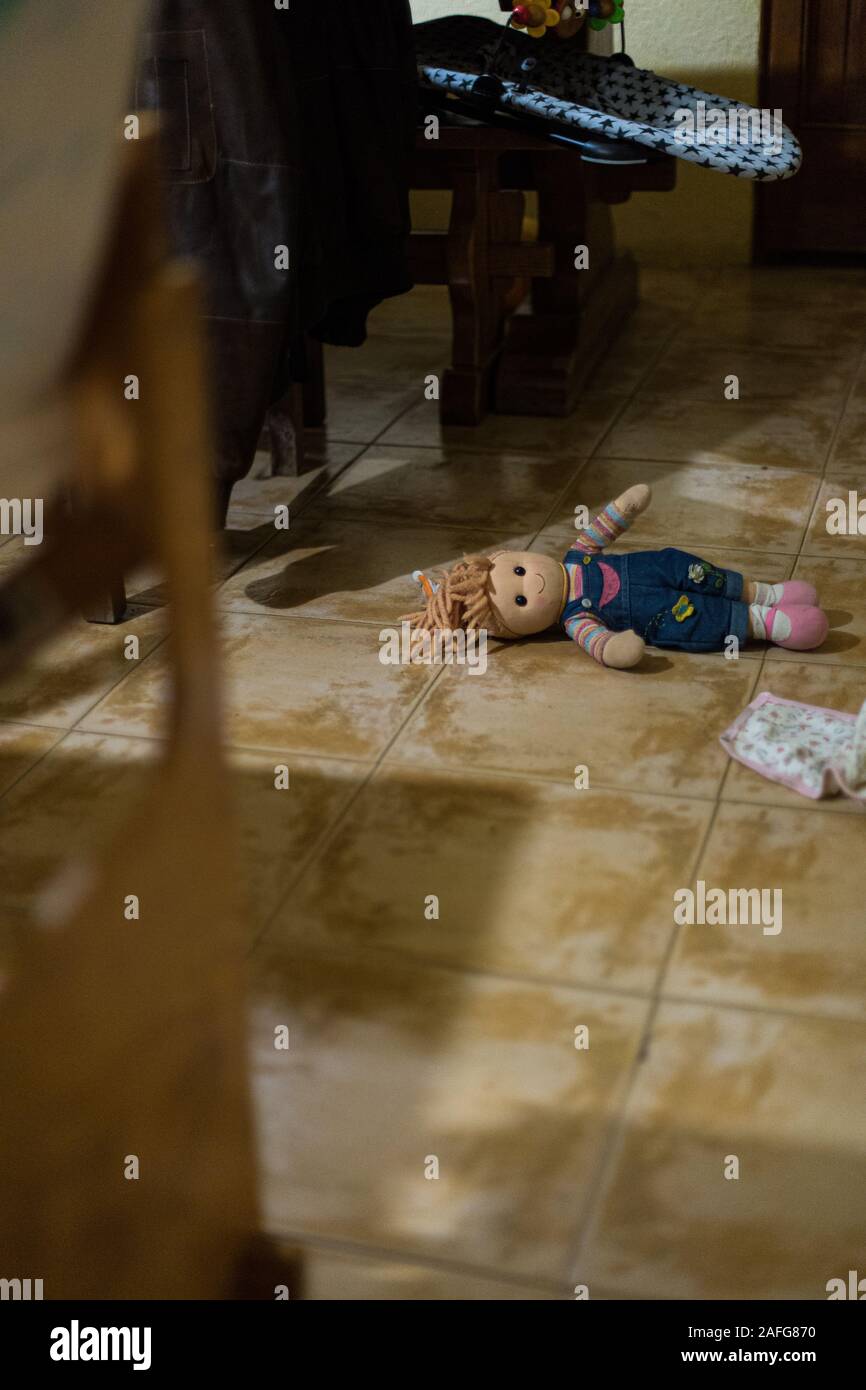 Untidy lounge hi-res stock photography and images - Alamy