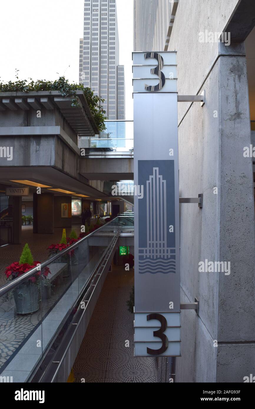 Identification blade sign for 3 Embarcadero Center Stock Photo - Alamy