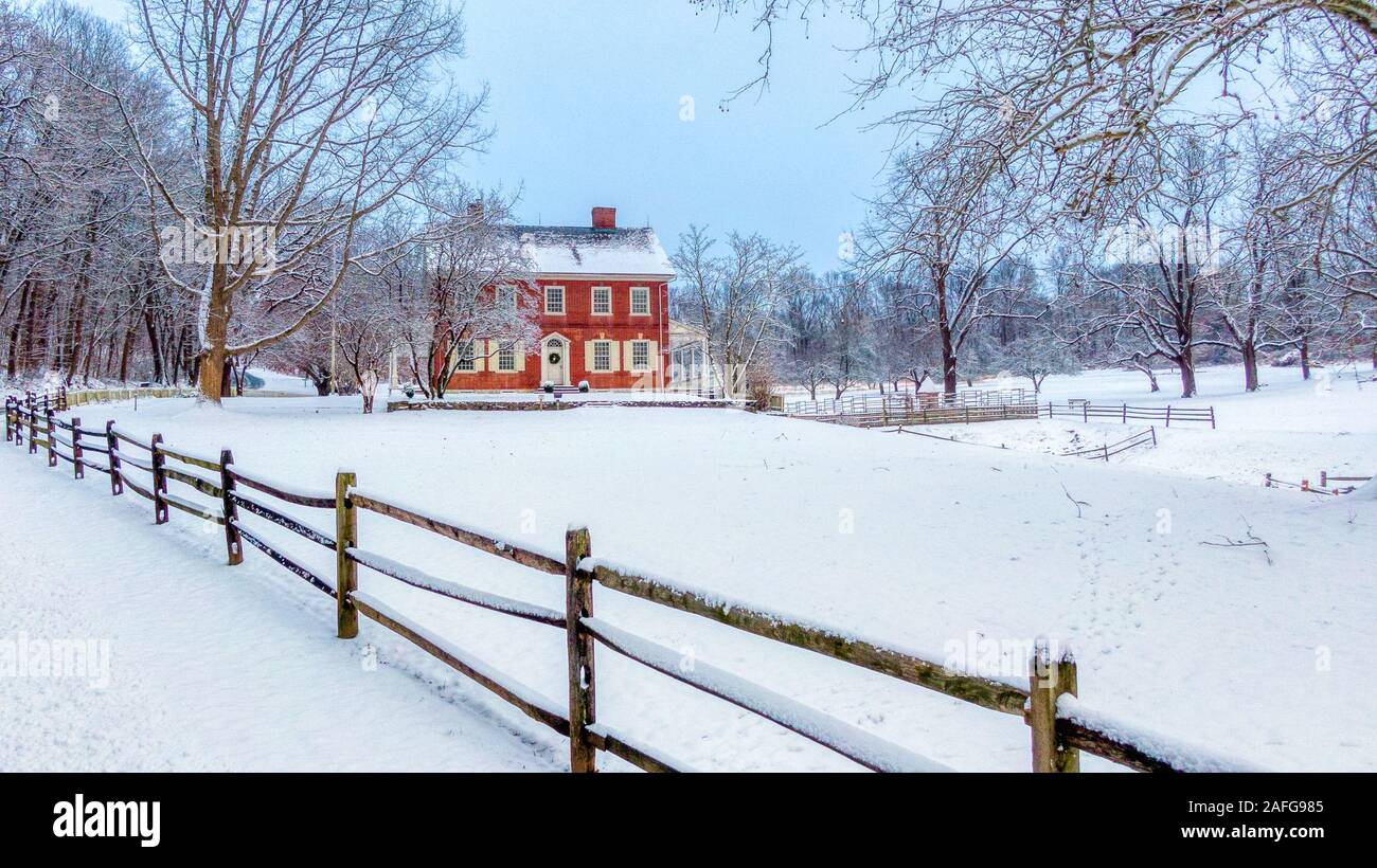 Georgian house snow winter hi-res stock photography and images - Alamy