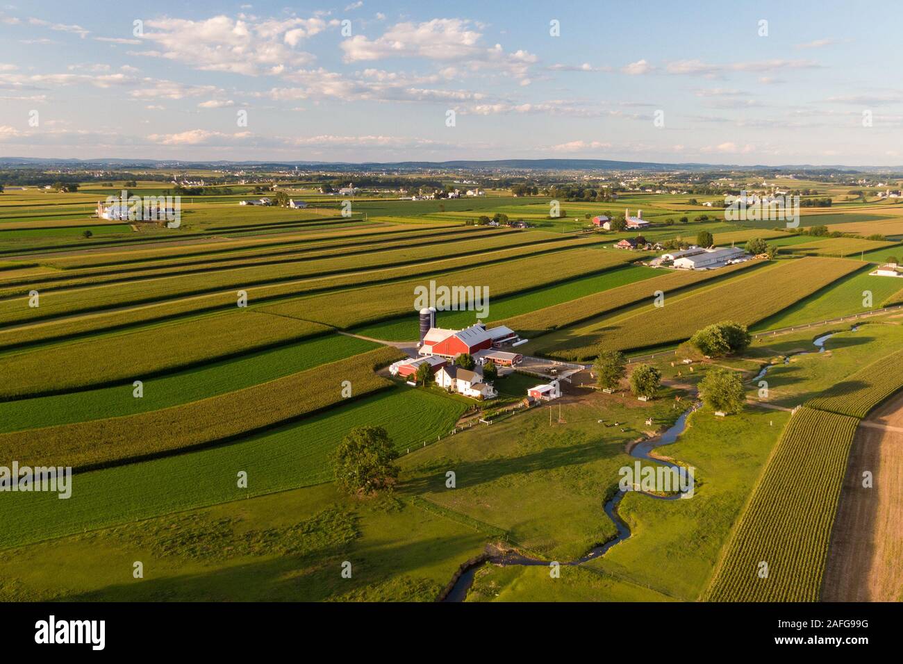 Traditional American farm, Pennsylvania countryside from the air ...