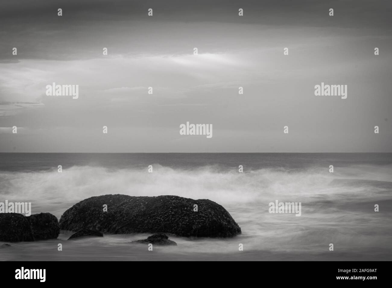 Black and white Beach waves - Sri lanka - monochrome photography - slow ...