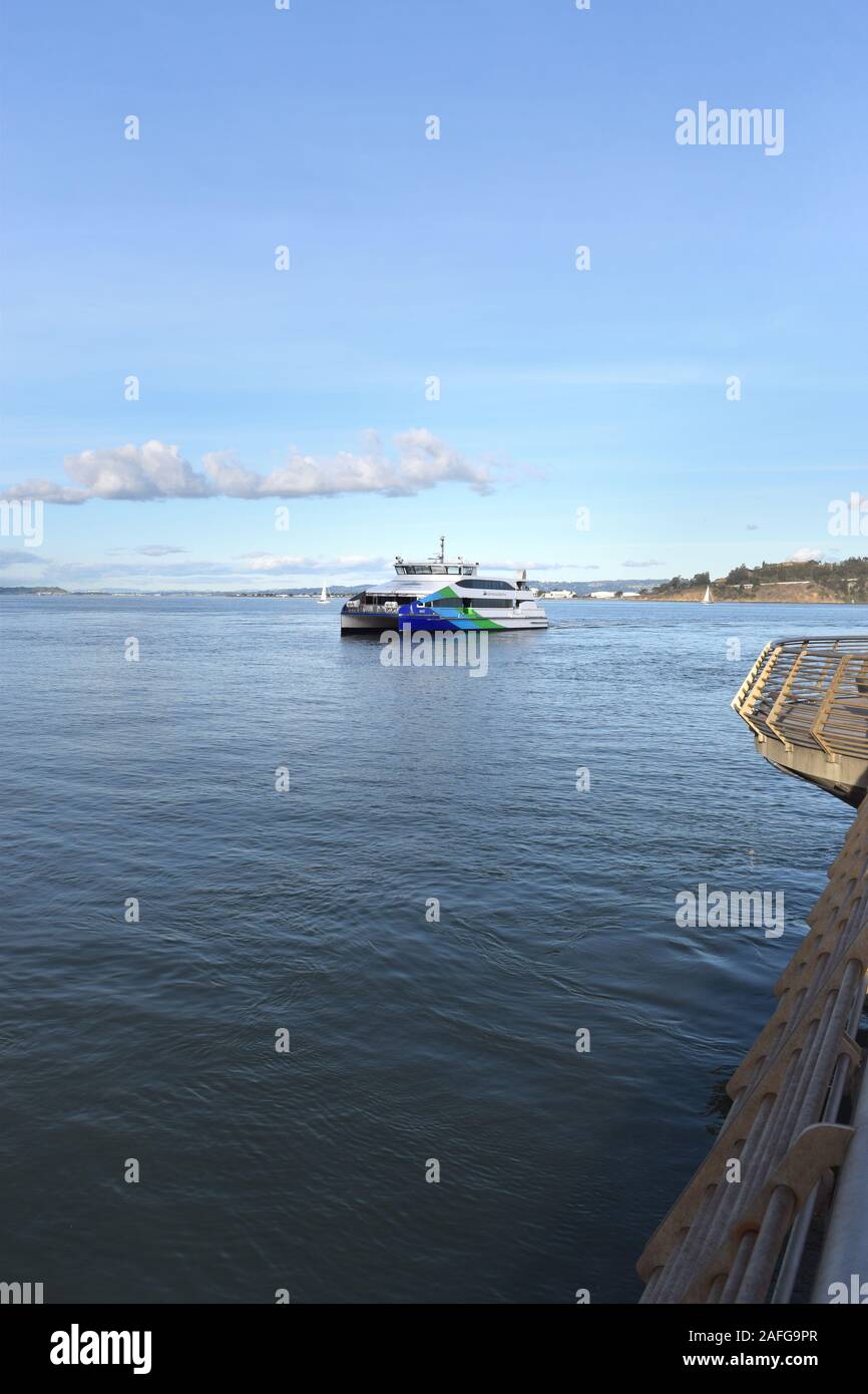 Alameda ferry service hi-res stock photography and images - Alamy