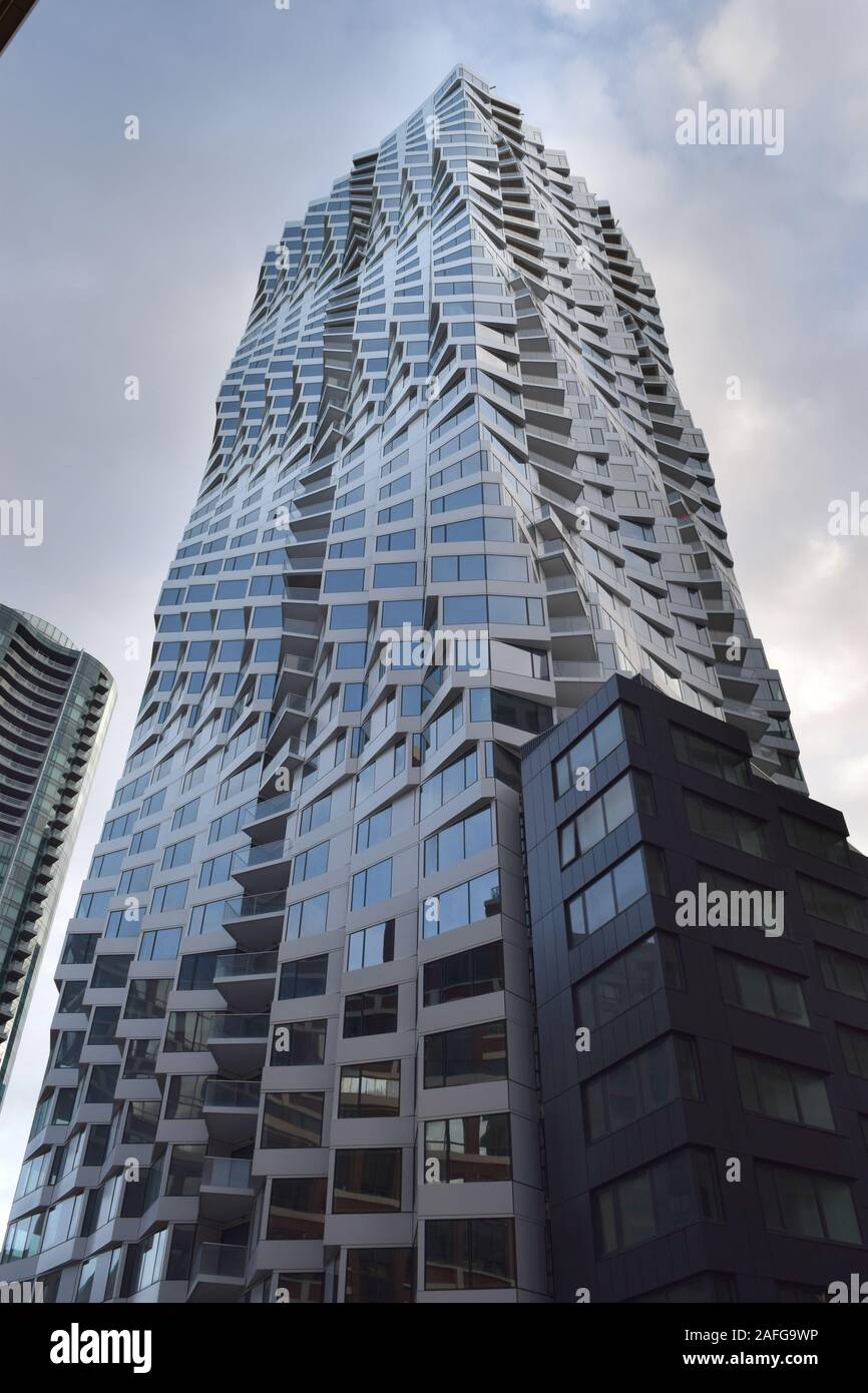 MIRA, a twisting residential skyscraper located near the Embarcadero in ...