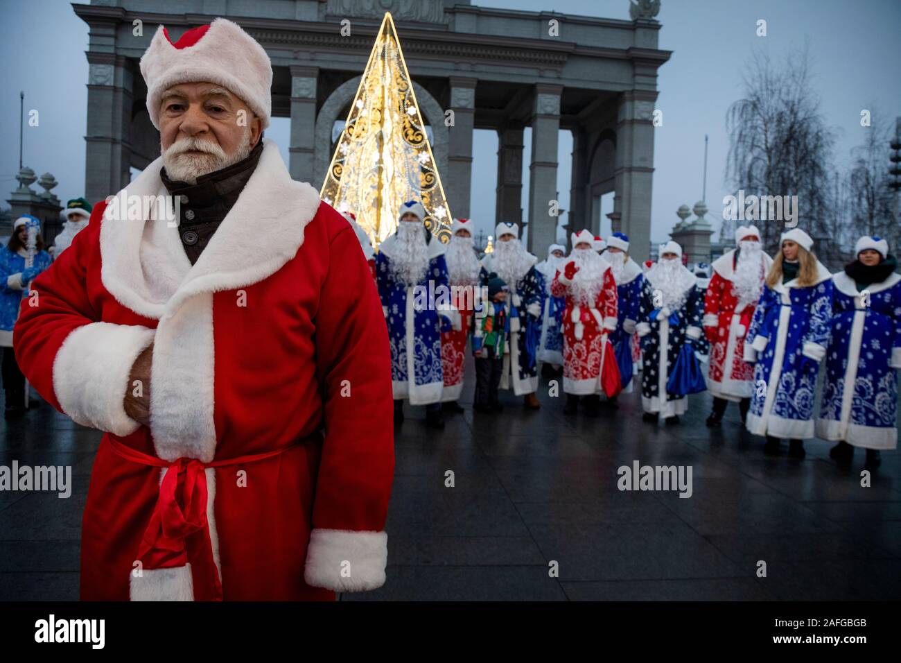 Moscow, Russia. 15th of December, 2019 People in Father Frost costumes ...