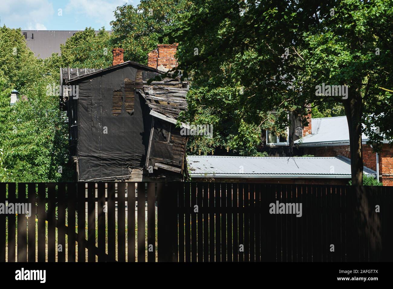 Poorly built construction wall hi-res stock photography and images - Alamy