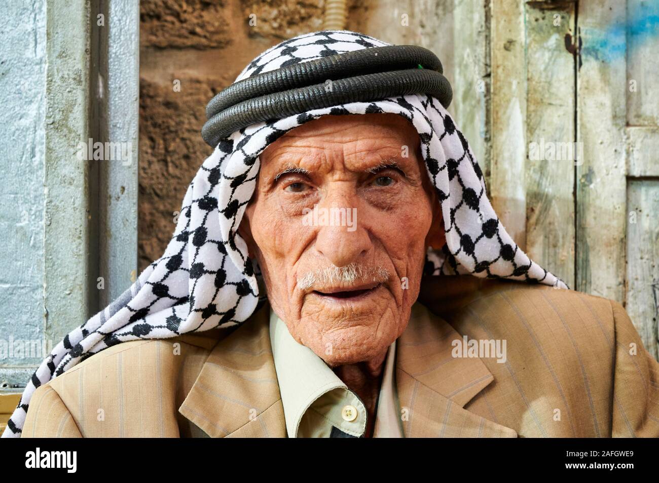 Portrait of an old arab hi-res stock photography and images - Alamy