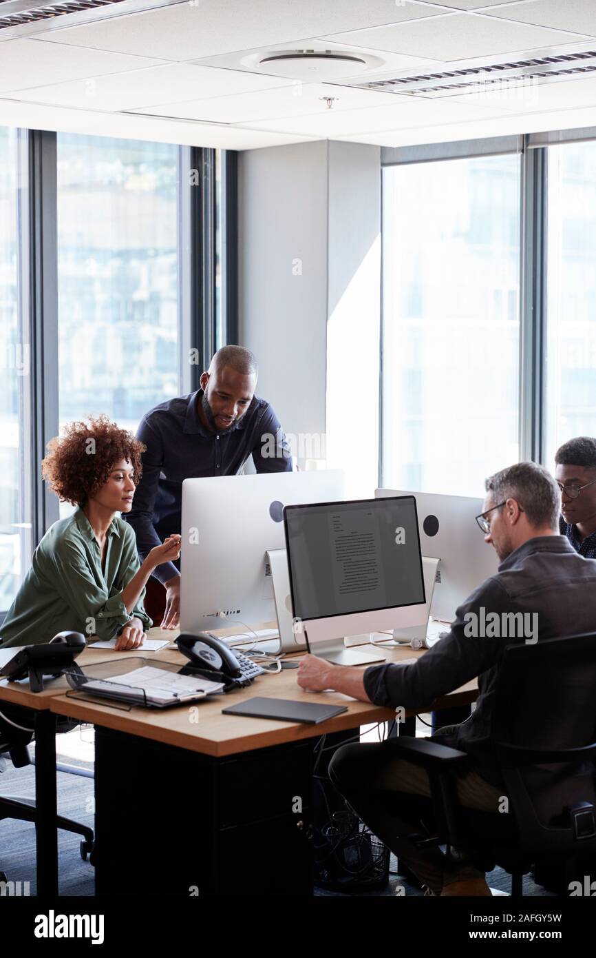 Office vertical hi-res stock photography and images - Alamy