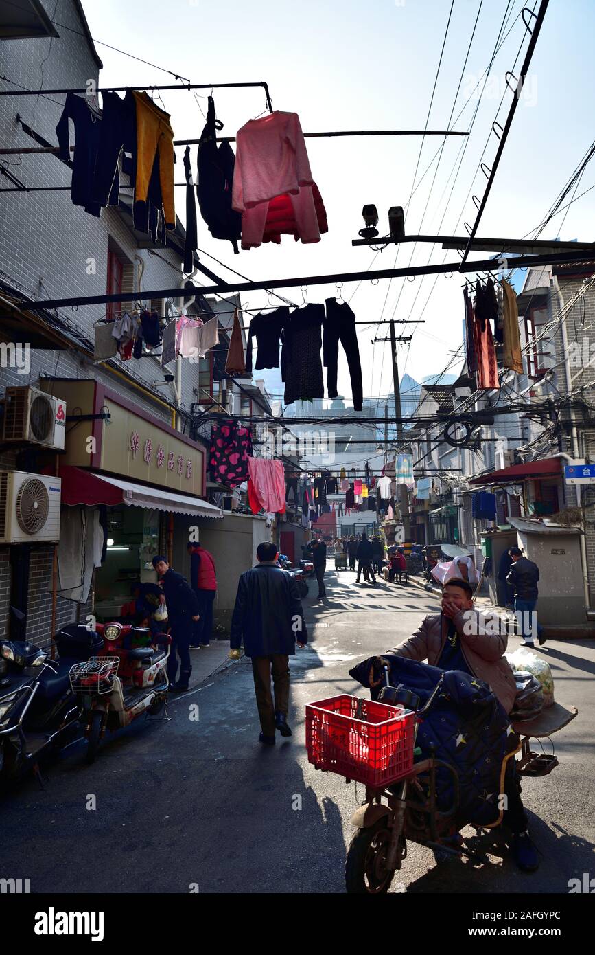 China shanghai house poverty hi-res stock photography and images - Alamy